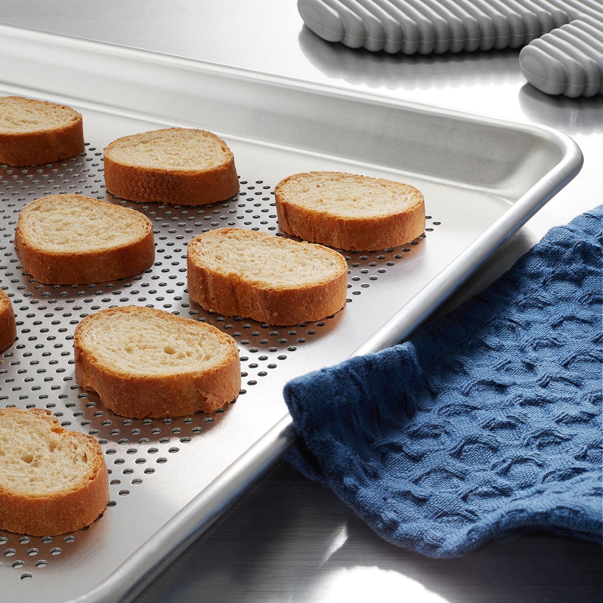 13 x 18 Inch 6-Pack, Commercial Aluminum Perforated Baking Sheets ...